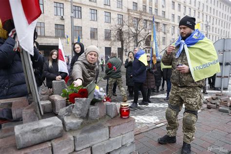 У Києві вшанували память перших загиблих Героїв Небесної Сотні ФОТОРЕПОРТАЖ Вечірній Київ