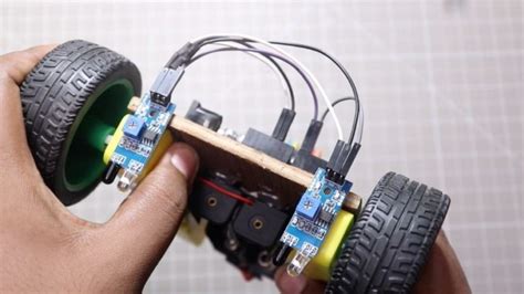 Line Follower Robot Car With Arduino UNO L298N Driver IR Sensor CircuitBest