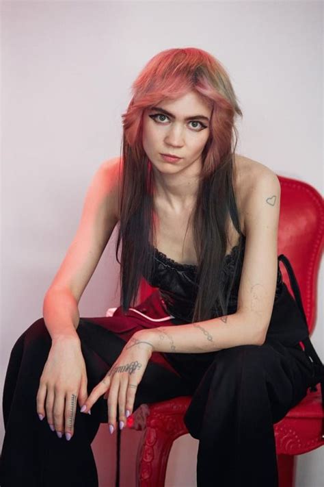 Claire Elise Boucher Grimes Claire Boucher Hairstyles With Bangs