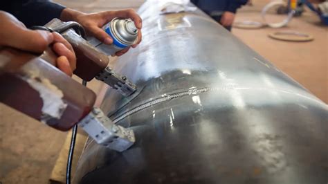 Wet Magnetic Particle Testing