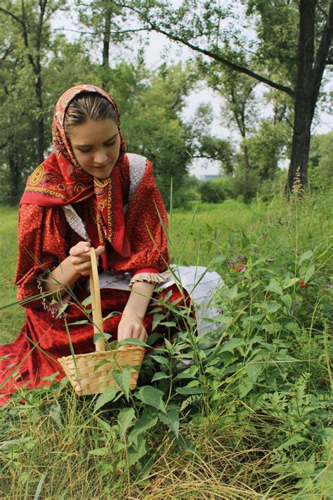 Фотосессия в традиционном костюме Этнические наряды Русская мода Наряды