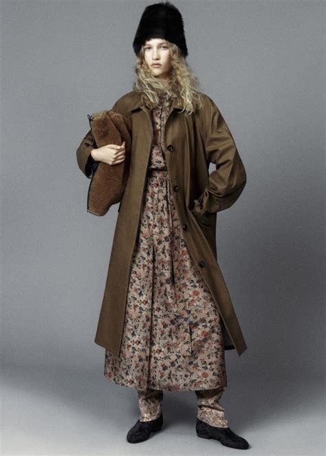 로로피아나 고급미 넘치는 F W 2023 컬렉션 패션서울