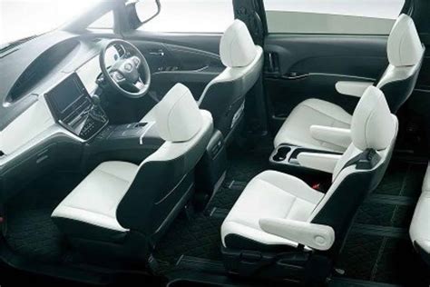 Toyota Previa Interior