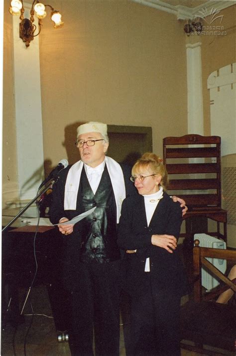 Iverieli გიორგი სიხარულიძე კითხულობს მეუღლისადმი მიძღვნილ ლექსს სამოთხის ჩიტო