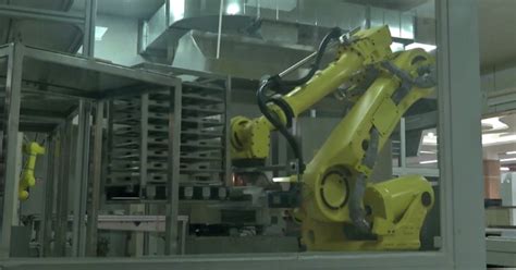 Хятад улс хоол үйлдвэрлэлийн салбартаа РОБОТ ТОГООЧ нэвтрүүлжээ Хүнсний хувьсгал