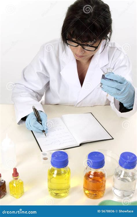 Resultados De Investigación Científica Foto De Archivo Imagen De