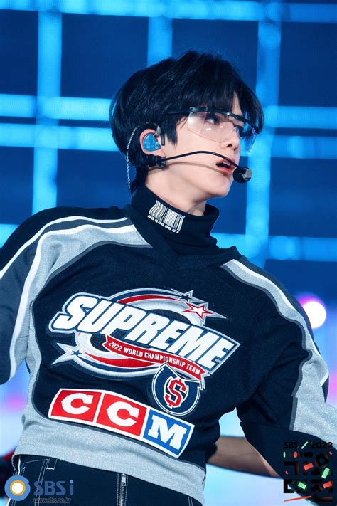 잡담 어제 가요대전 더보이즈 영훈이랑 선우 의상 너무 예쁨 인스티즈instiz 연예 카테고리