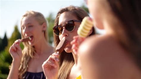 Plus de vidéos gratuites de Jeunes Filles Nues et de Jeune en résolution HD et K Pixabay