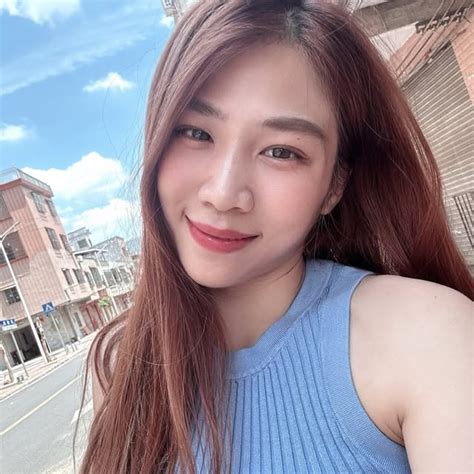 Vicky Vicky Ting Threads Say More