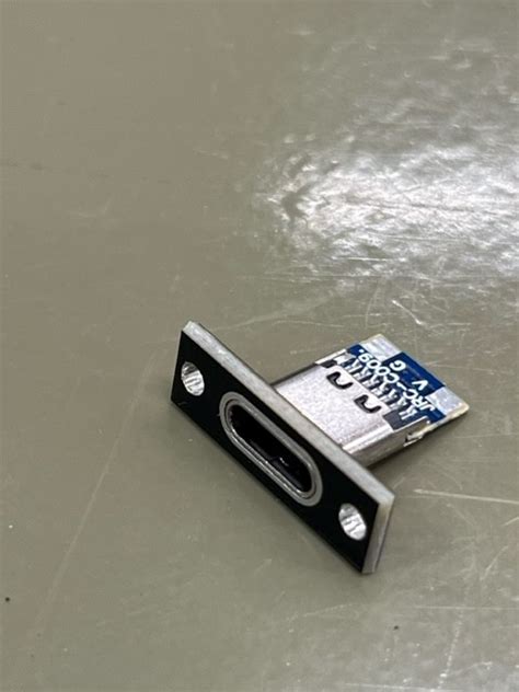 Usb C 型母壁挂式 Step 模型图纸下载 懒石网