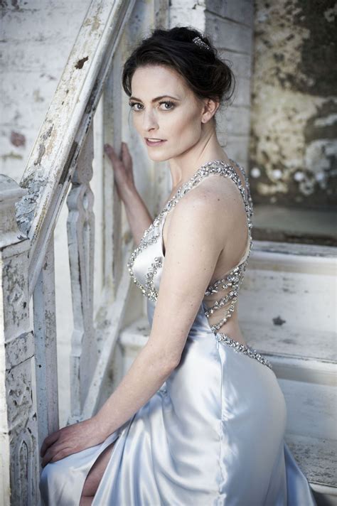Yo El Pior De Todos Very Sexy Lara Pulver