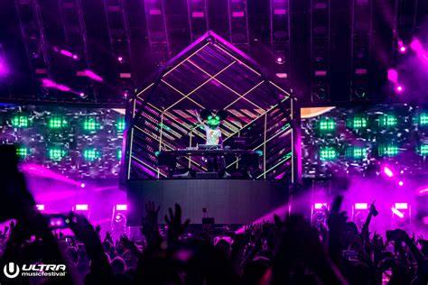 Deadmau5 Releases Stacked Remix Album ‘heres The Drop Feat Peekaboo