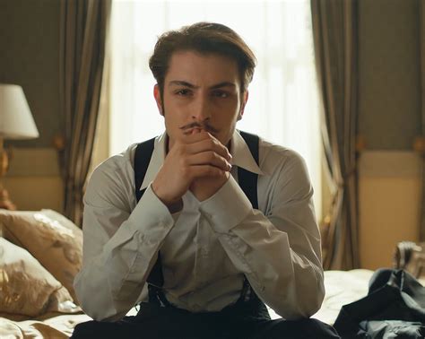 Boran Kuzum Shining Bright In The Turkish Cinema And Television Onedio