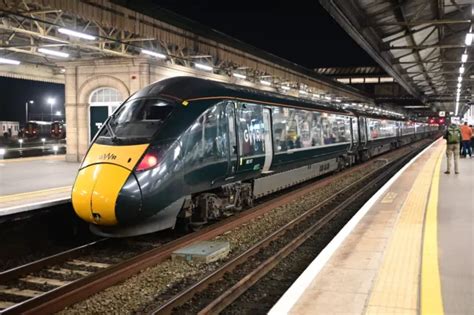Class 802 No 802017 In Gwr Green At Exeter Saint Davids Night Shot £1 20 Picclick Uk