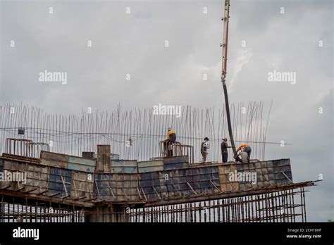 Exposed Rebar Hi Res Stock Photography And Images Alamy