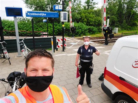 Schoonmakers Van Ns Uitgebreid Bedankt