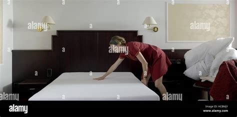 Zimmermädchen LYNN aka THE Zimmermädchen alias DAS ZIMMERMADCHEN LYNN Vicky Krieps 2014