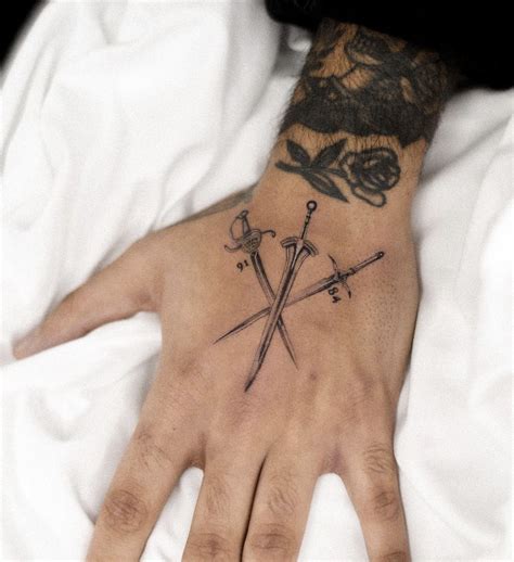 20 Unique Compass Rose Tattoo Ideas Artofit