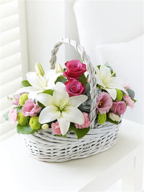 Basket Flower Arrangements The Hot Hobbies