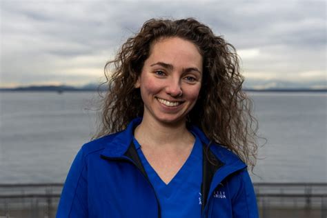 The Doctors And Techs Are In Getting To Know The Seattle Aquariums Veterinary Care Team