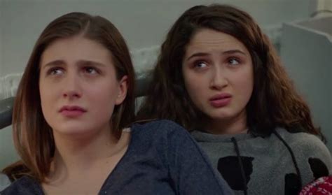 Nesër Në ‘lule Të Vetmuara Vajzat E Jetim Syri Lajmi I Fundit