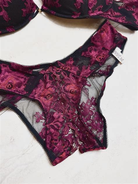 Victorias Secret Very Sexy Push Up Bra Set Panties Thong Red Rose Lace