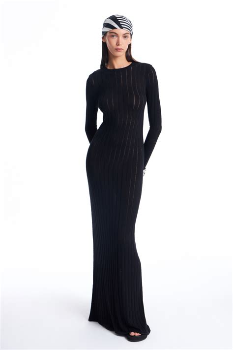 Трикотажное платье с длинным рукавом