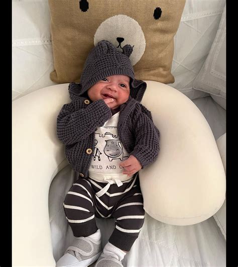 Foto Filho De Viviane Araujo Aparece Todo Agasalhado Em Fotos Fofas
