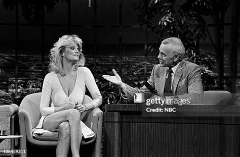 Carol Wayne With Host Johnny Carson News Photo Getty Images