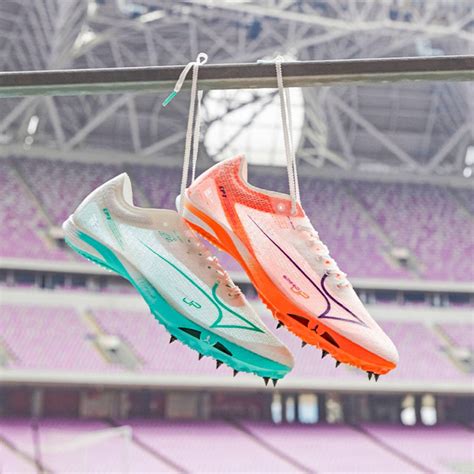 Hyper Carbon Cp3 Distance Track Spikes