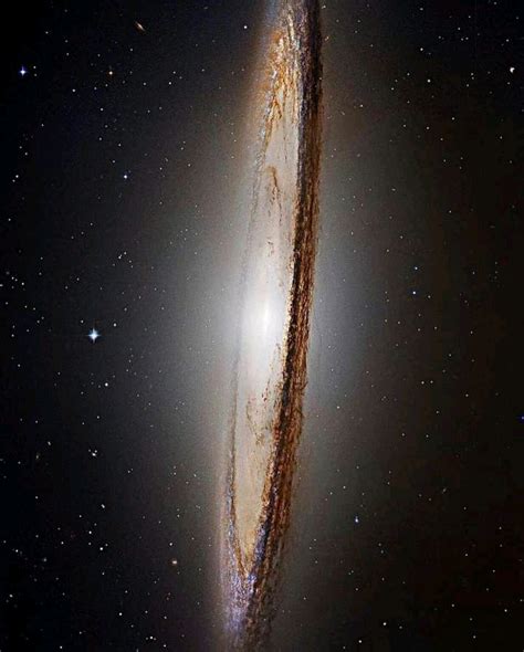sombrero galaxy hubble label surroundings