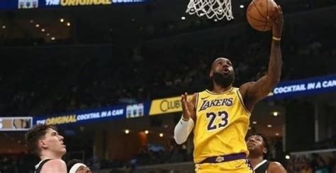 湖人罚球多13次！詹眉合砍73分险胜灰熊三队，名宿不满詹黑高潮腾讯新闻