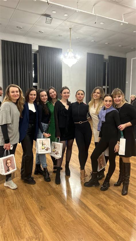 Ілона Гвоздьова Dancer 🇺🇦 Кажуть мені пасує білий колір Погоджуюсь 👌 Дякую