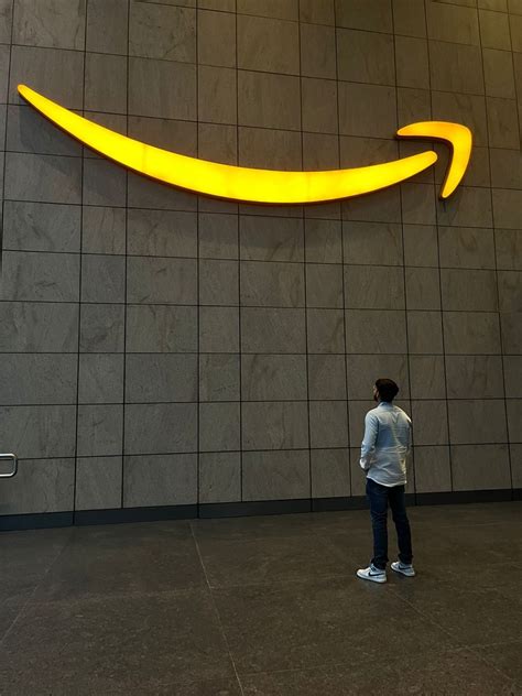 Pratham Kohli On Linkedin Who Would You Rather Take Advice From 👉🏻 A Person Working At Your