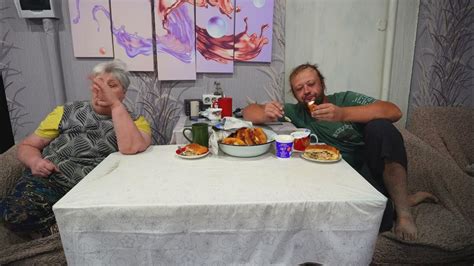 Назло всем соседям я залил за день бетонную ограду для дома Каждый сосед захотел себе тоже самое