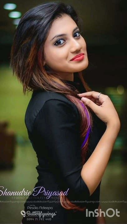 අර ඩයස්ගේ නංගි ද😍බුදු අම්මෝ ලස්සන ඈ නම් සුර අඟනක්💞 Shanudrie New Shorts Viral Trending ඒක පට්ට