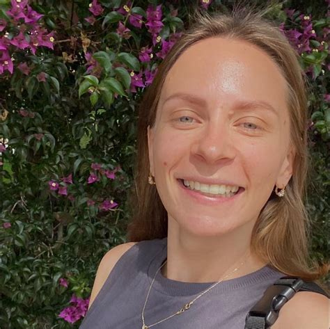 Тренер з пілатесу • Дієтолог • Юлія