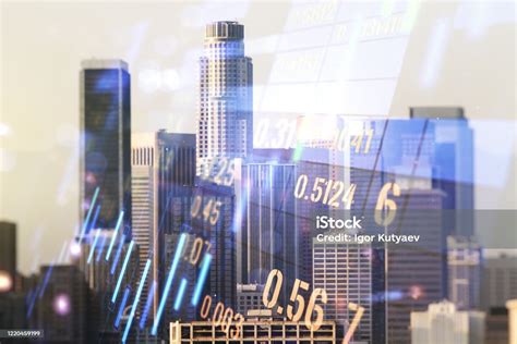 로스 앤젤레스 사무실 건물 배경 은행 및 회계 개념에 가상 창조적 인 금융 다이어그램의 이중 노출 은행업무에 대한 스톡 사진 및 기타 이미지 Istock