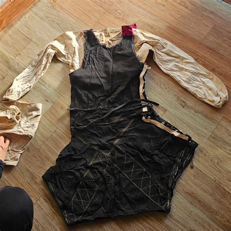 정호 오래는 안하셨지만 울 어머니도 어릴적에는 제주 해녀였다 지난해 고향집 리모델링할때 오래된 짐정리하다 나온 어머니 어린 시절 60~70년대 해녀복이 기억나 사진