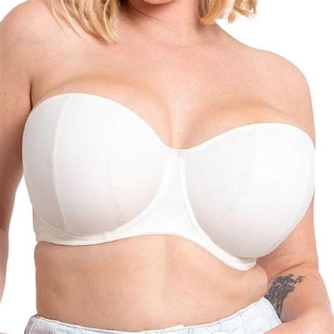 The 8 Best Strapless Bras For Large Bust According To Extensive Testing