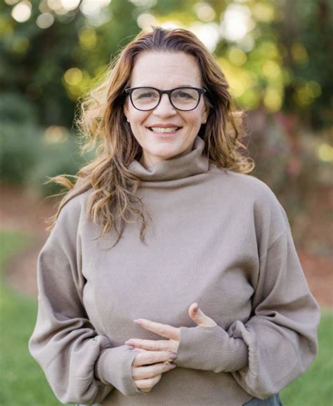 Jessica Echeverry Author Business Corporate Speaker Divorce Issues