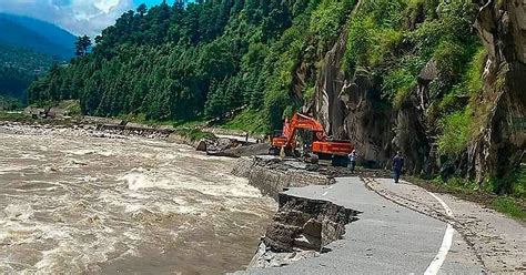 Alternative Road Opened In Himachal S Pandoh To Divert Vehicular Traffic