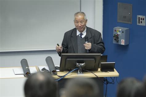 Atomic Continuum Coupled Model And Its Algorithm For The Dynamic