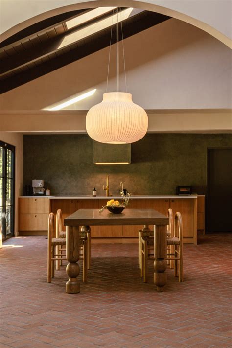 Working Holiday Studio Adds Hacienda Style Twist To Midcentury LA House