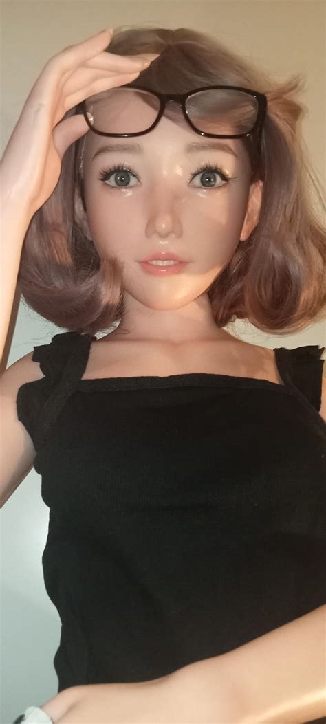 There Are A Lot Of People Here Hello You U Ysatis Lovedoll