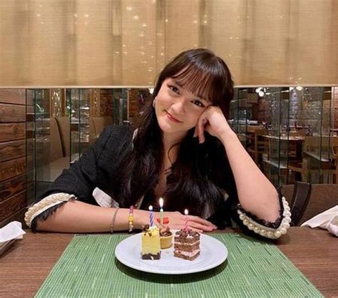 Tak Tersorot Potret Agatha Putri Cantik Nia Paramitha Yang Sekolah Di Hongaria