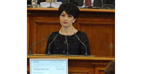 Десислава Атанасова надуши нов скандал във Фонда за лечение на деца