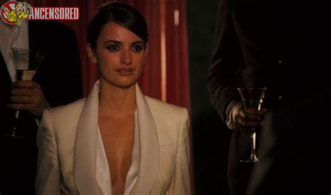 Голая Пенелопа Круз в Спокойной ночи