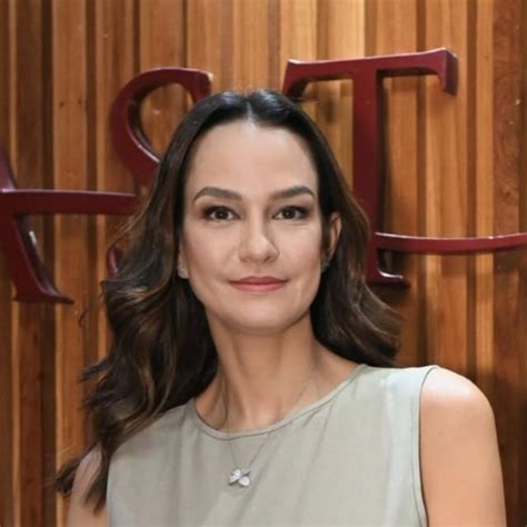 Isabela Soubhia Corral Isabelacorral Dermatologista • Threads Say More