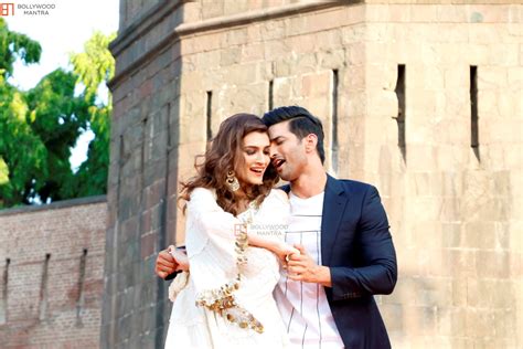 Sushant Singh Rajput And Kriti Sanon Wallpapers Wallpaper Cave